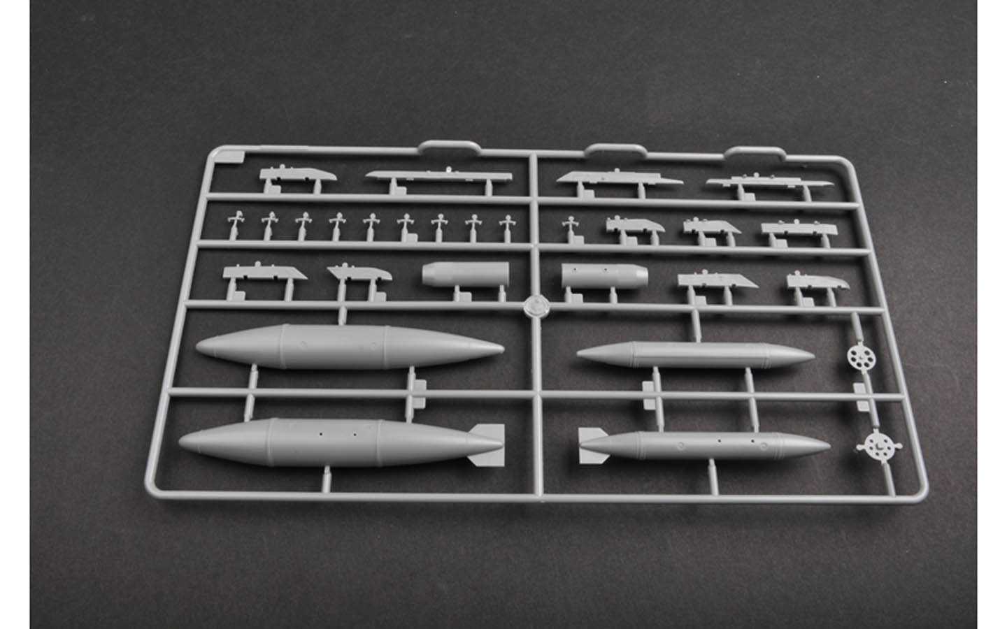 Chinese J-8D Finback - Trumpeter 02846 | kingshobby.com