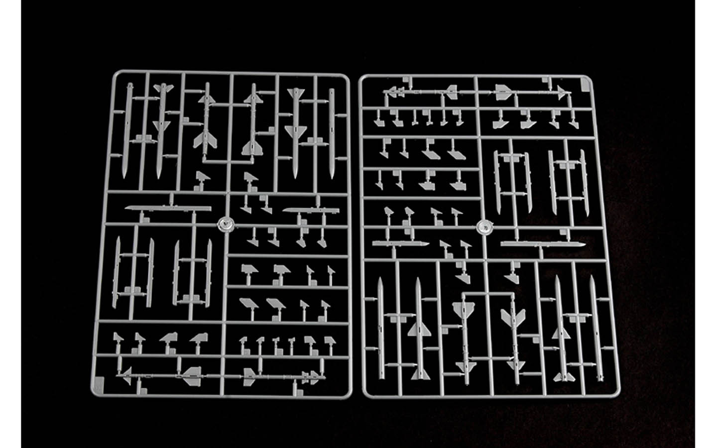 PLAAF J-10B, Vigorous Dragon - Trumpeter 02848 | kingshobby.com
