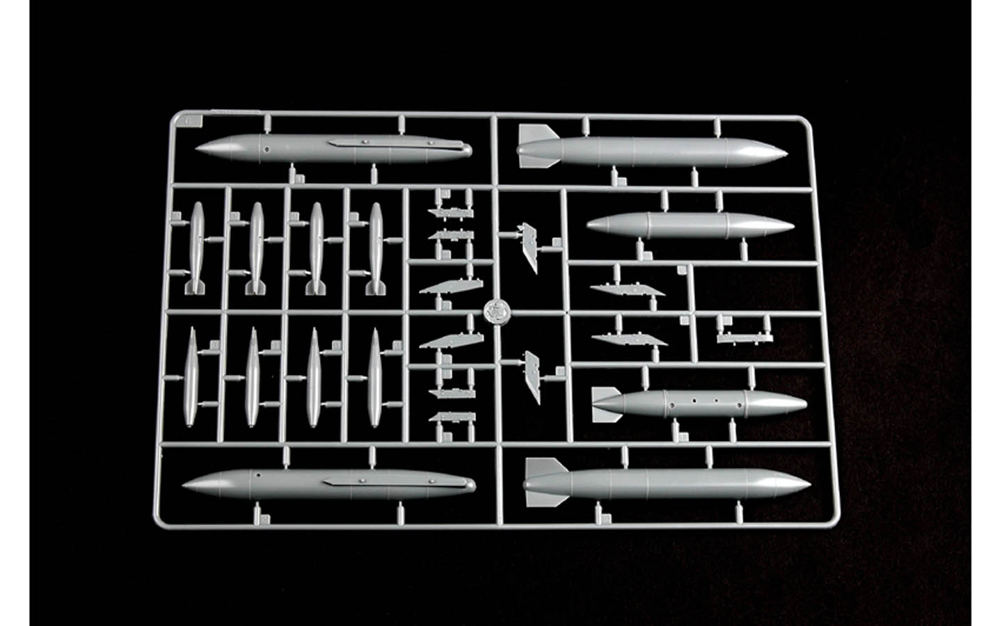 PLAAF J-10B, Vigorous Dragon - Trumpeter 02848 | kingshobby.com