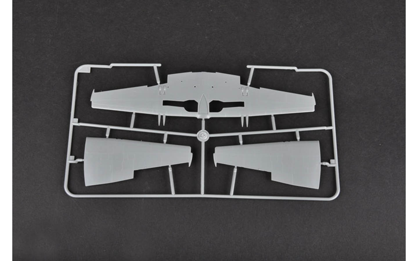 Supermarine Spiteful F.MK.14 Fighter - Trumpeter 02850 | kingshobby.com