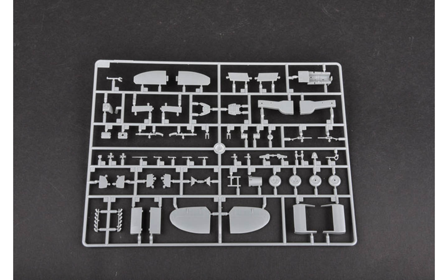 Supermarine Spiteful F.MK.14 Fighter - Trumpeter 02850 | kingshobby.com
