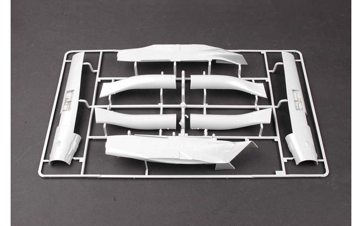 F/A-18F Super Hornet - Trumpeter 03205 | kingshobby.com