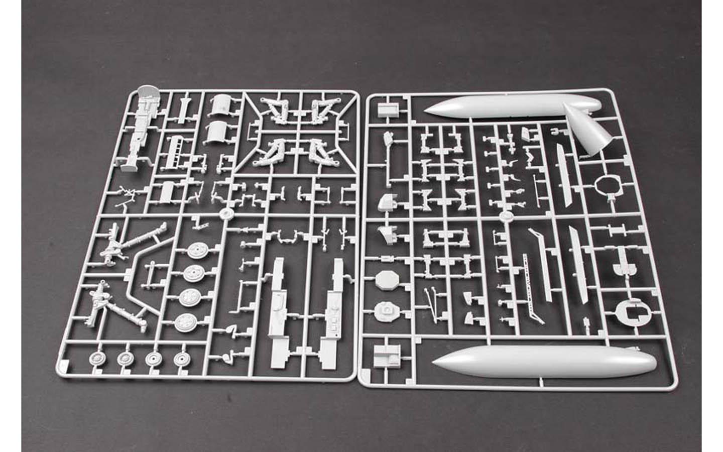 F/A-18F Super Hornet - Trumpeter 03205 | kingshobby.com