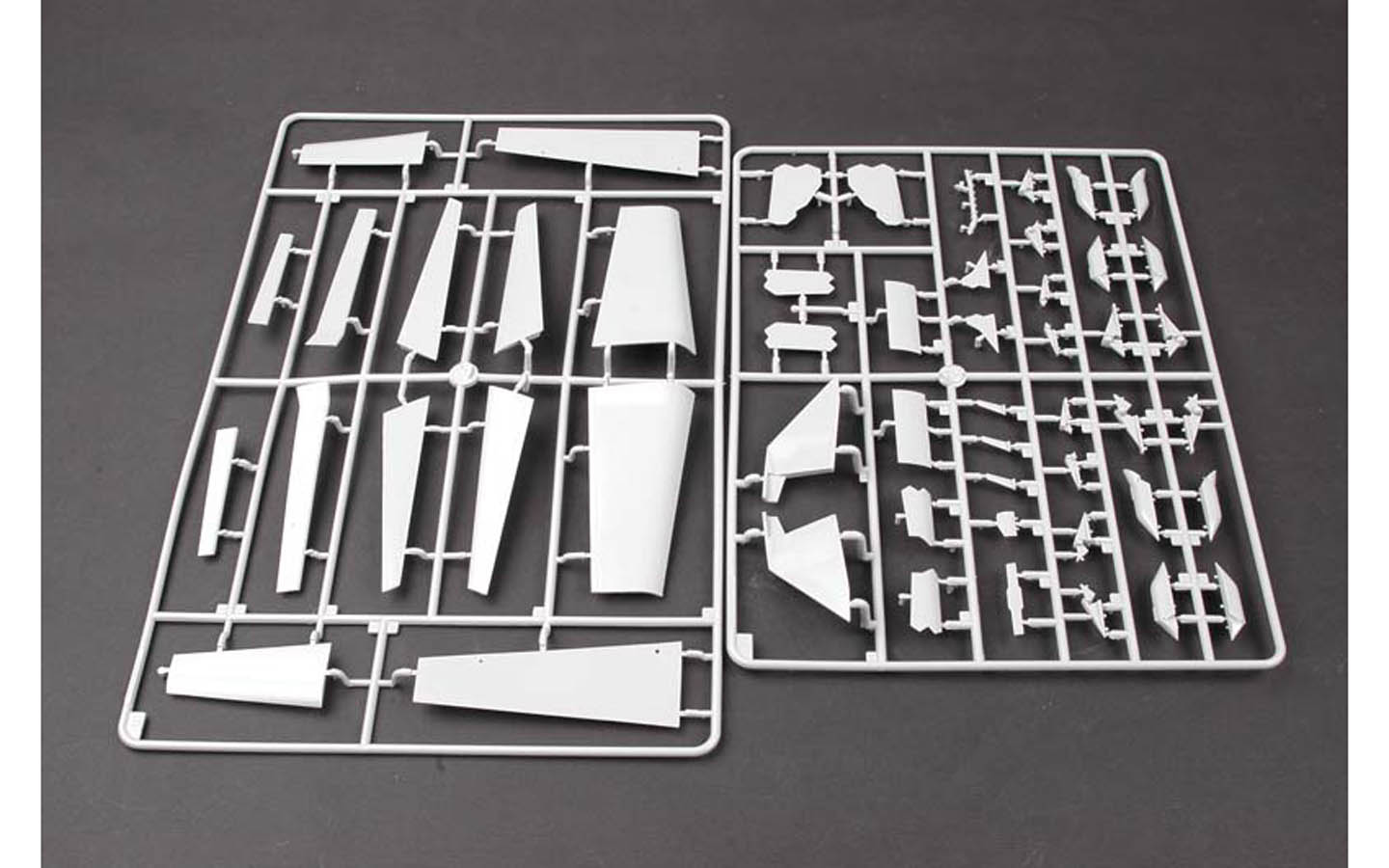 F/A-18F Super Hornet - Trumpeter 03205 | kingshobby.com