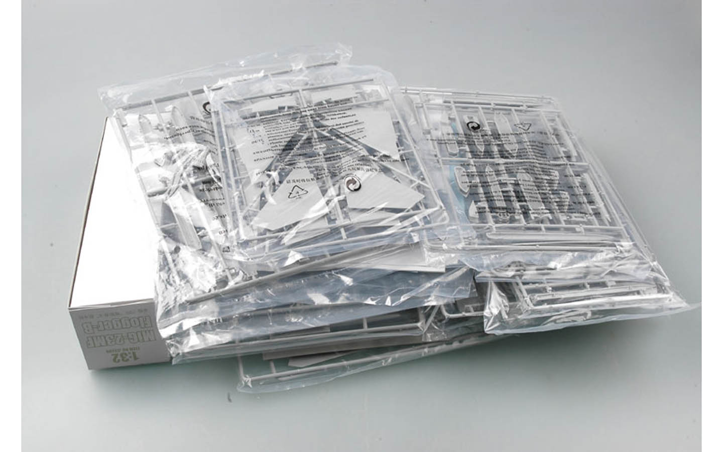 MiG-23MF Flogger-B - Trumpeter 03209 | kingshobby.com