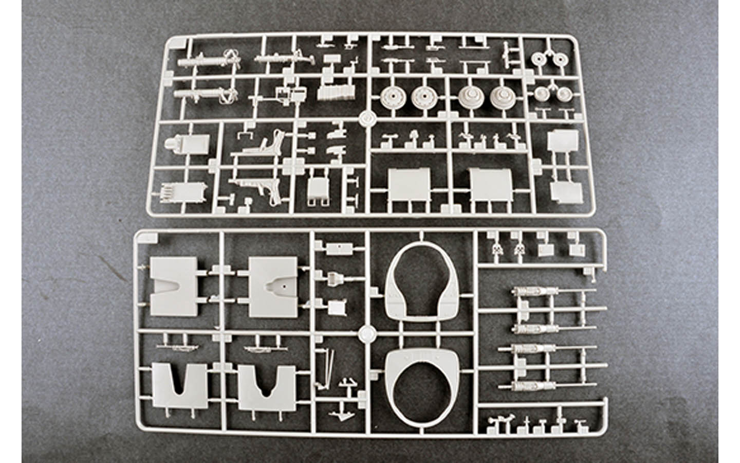 F-100C Super Sabre - Trumpeter 03221 | kingshobby.com