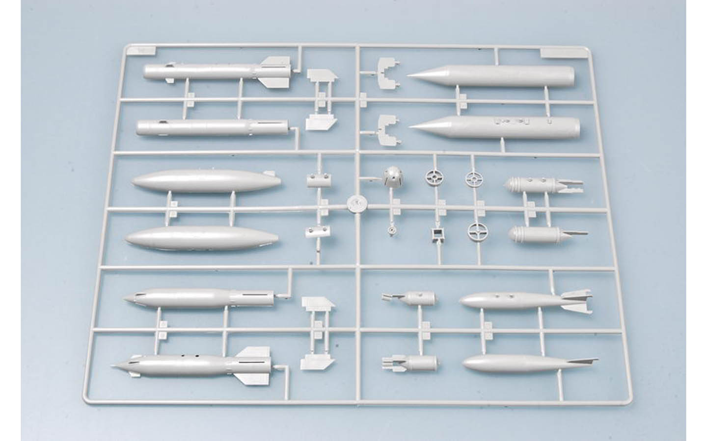 Russian Aircraft Weapon - Trumpeter 03301 | kingshobby.com