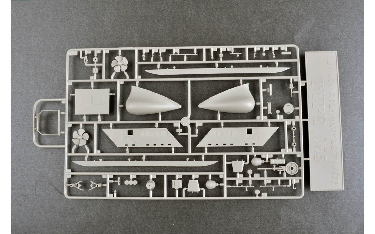 PLA Navy Type 055 Destroyer - Trumpeter 03620 | kingshobby.com