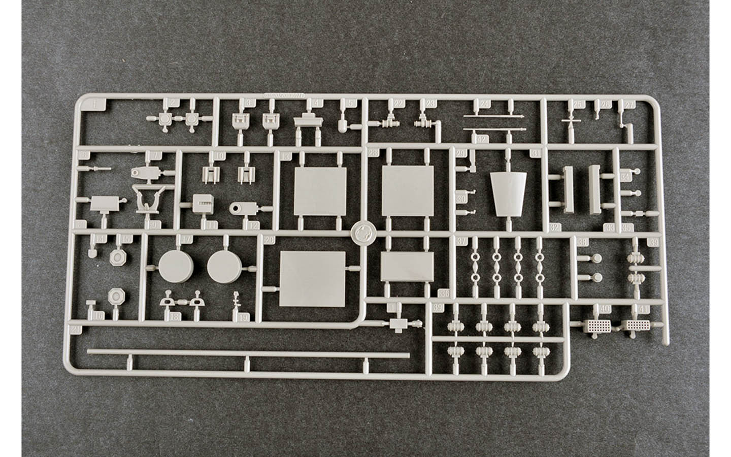 PLA Navy Type 055 Destroyer - Trumpeter 03620 | kingshobby.com