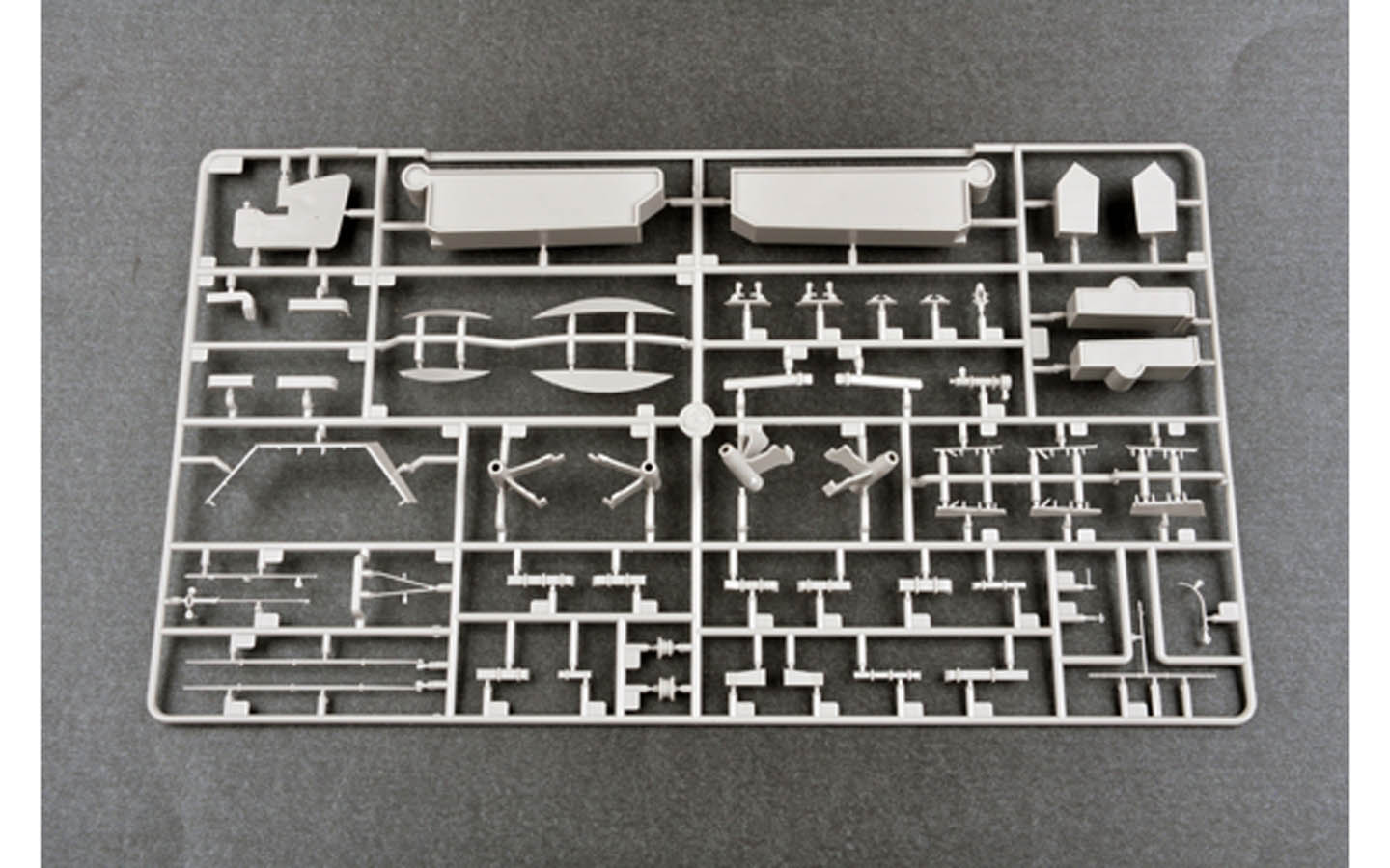 HMS Hood Battle Cruiser - Trumpeter 03710 | kingshobby.com