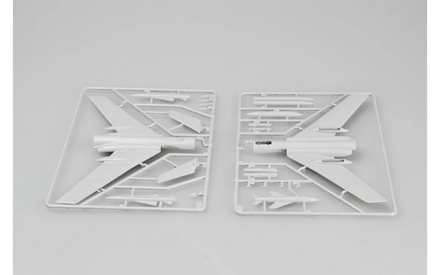 Tu-16K-26 Badger G - Trumpeter 03907 | kingshobby.com