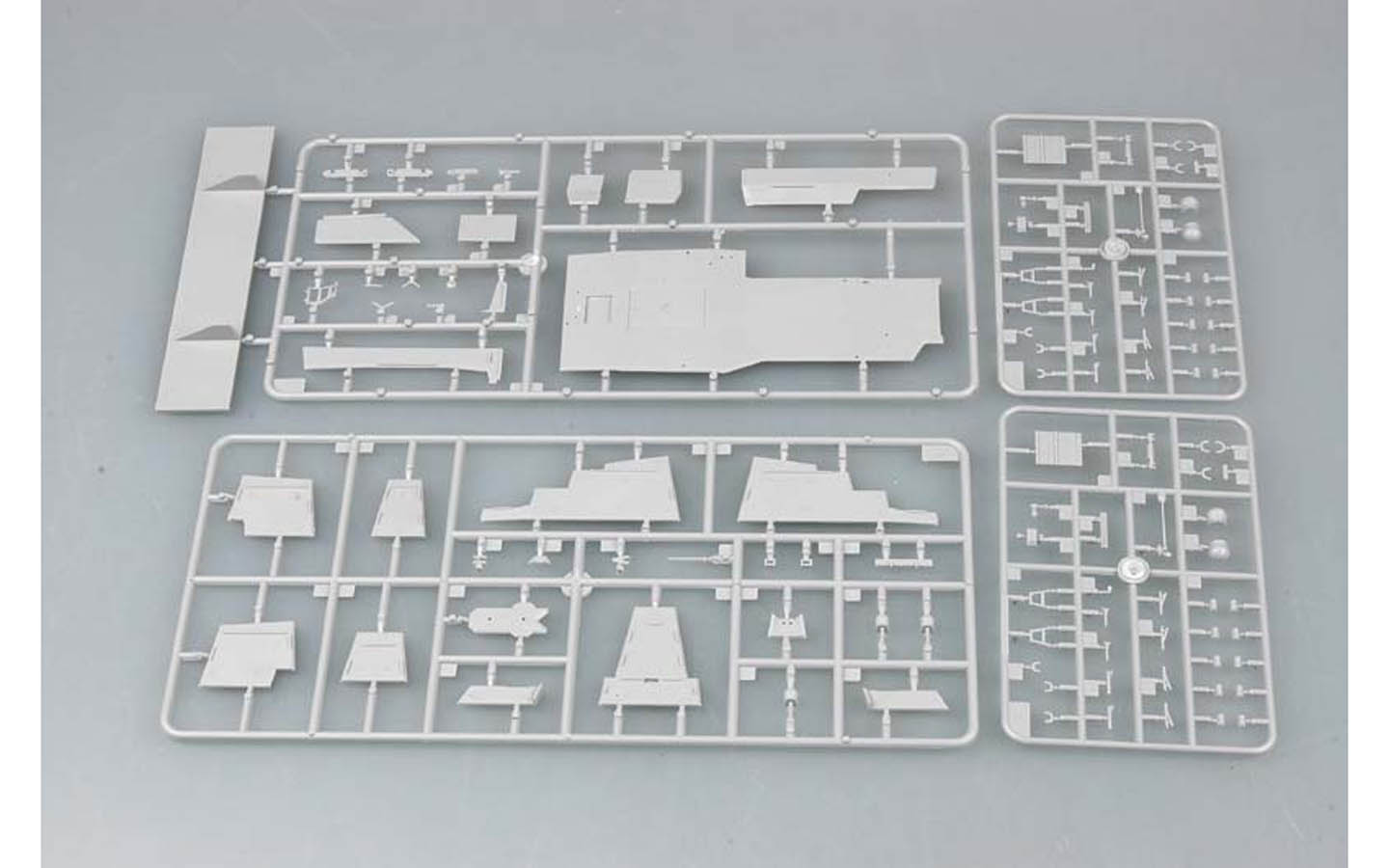 USS Momsen DDG-92 - Trumpeter 04527 | kingshobby.com