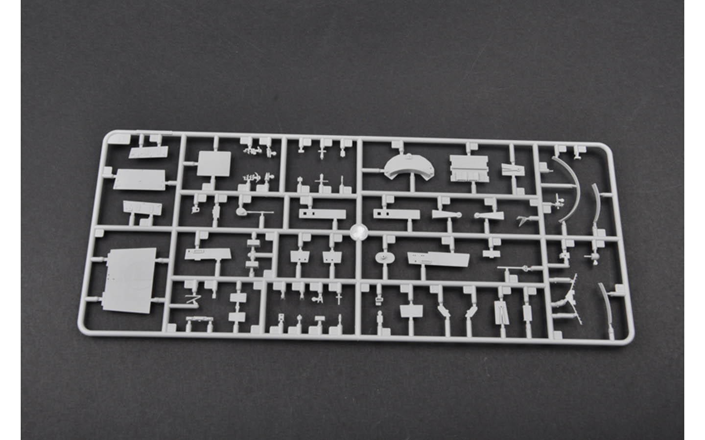 HMS Type 23 Frigate, Kent (F78) - Trumpeter 04544 | kingshobby.com