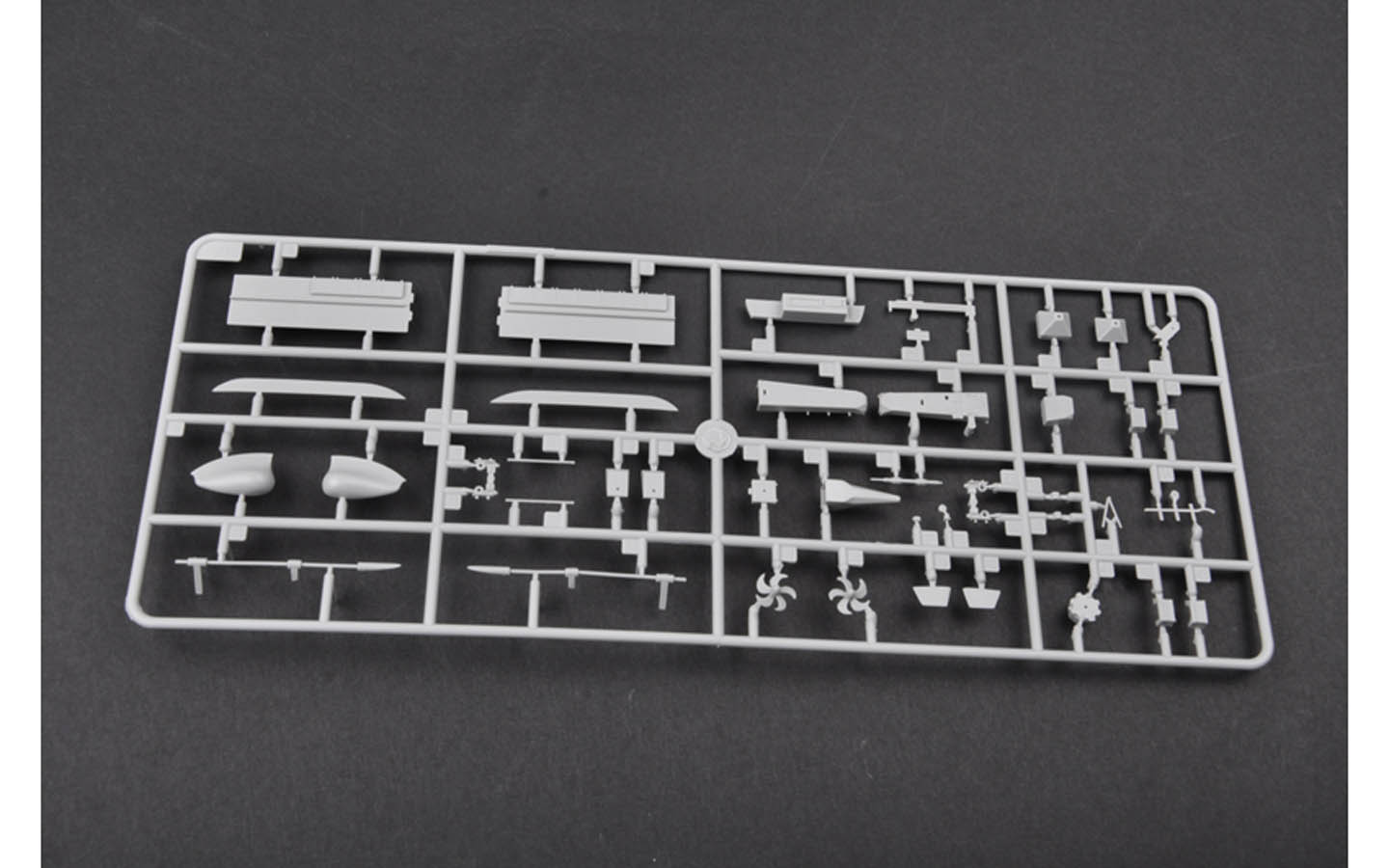 HMS Type 23 Frigate, Kent (F78) - Trumpeter 04544 | kingshobby.com