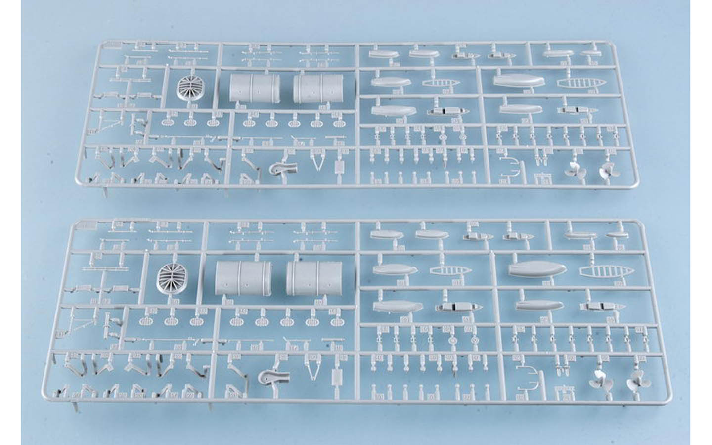 HMS Hood - Trumpeter 05302 | kingshobby.com