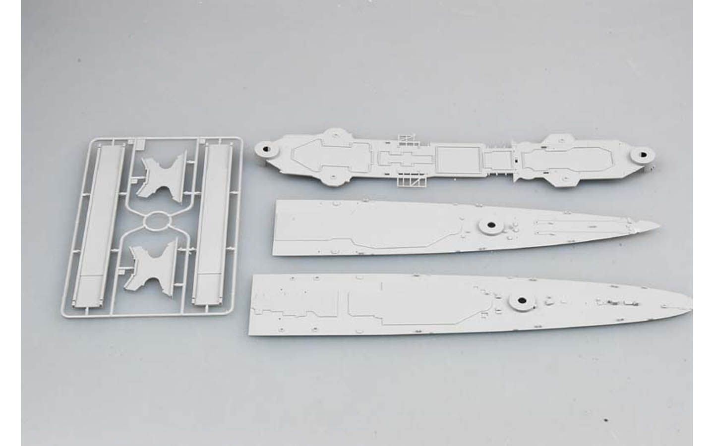 Admiral Hipper, German Heavy Cruiser 1941 - Trumpeter 05317 ...