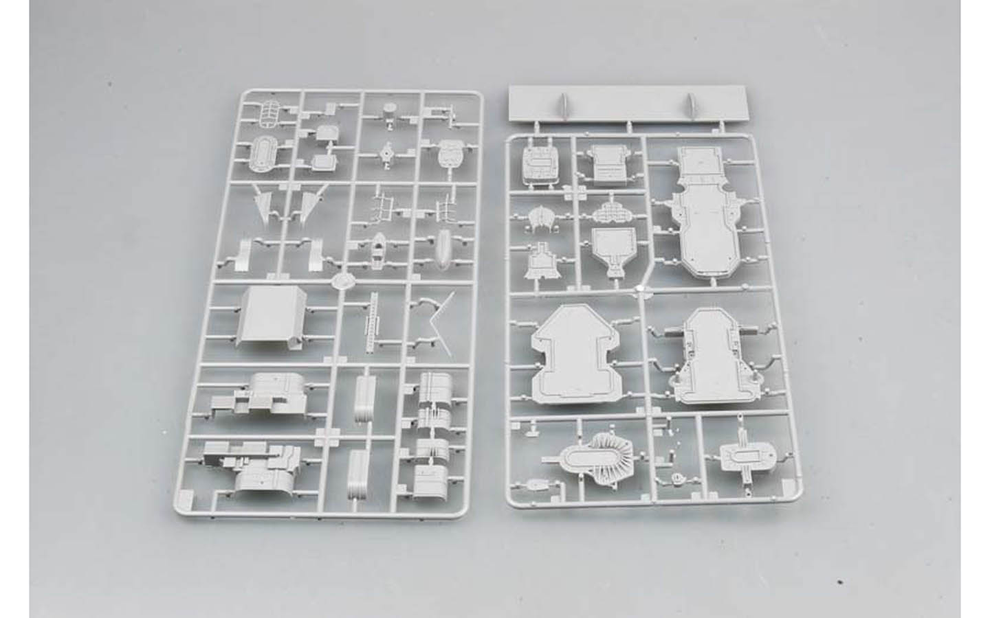 Admiral Hipper, German Heavy Cruiser 1941 - Trumpeter 05317 ...