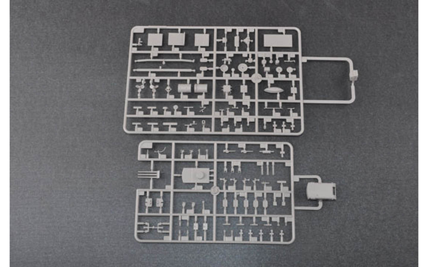 USS Indianapolis CA-35 1944 - Trumpeter 05327 | kingshobby.com