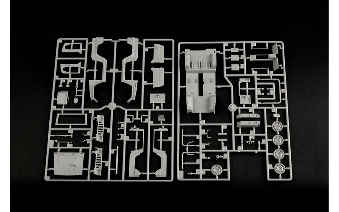 JGSDF Type 73 Light Truck (shin) - Trumpeter 05520 | kingshobby.com