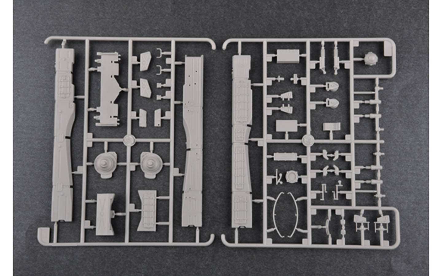 Soviet T-64B Model 1984 - Trumpeter 05521 | kingshobby.com