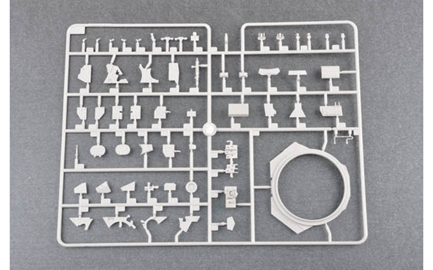 Russian T-90A Main Battle Tank - Trumpeter 05562 | kingshobby.com
