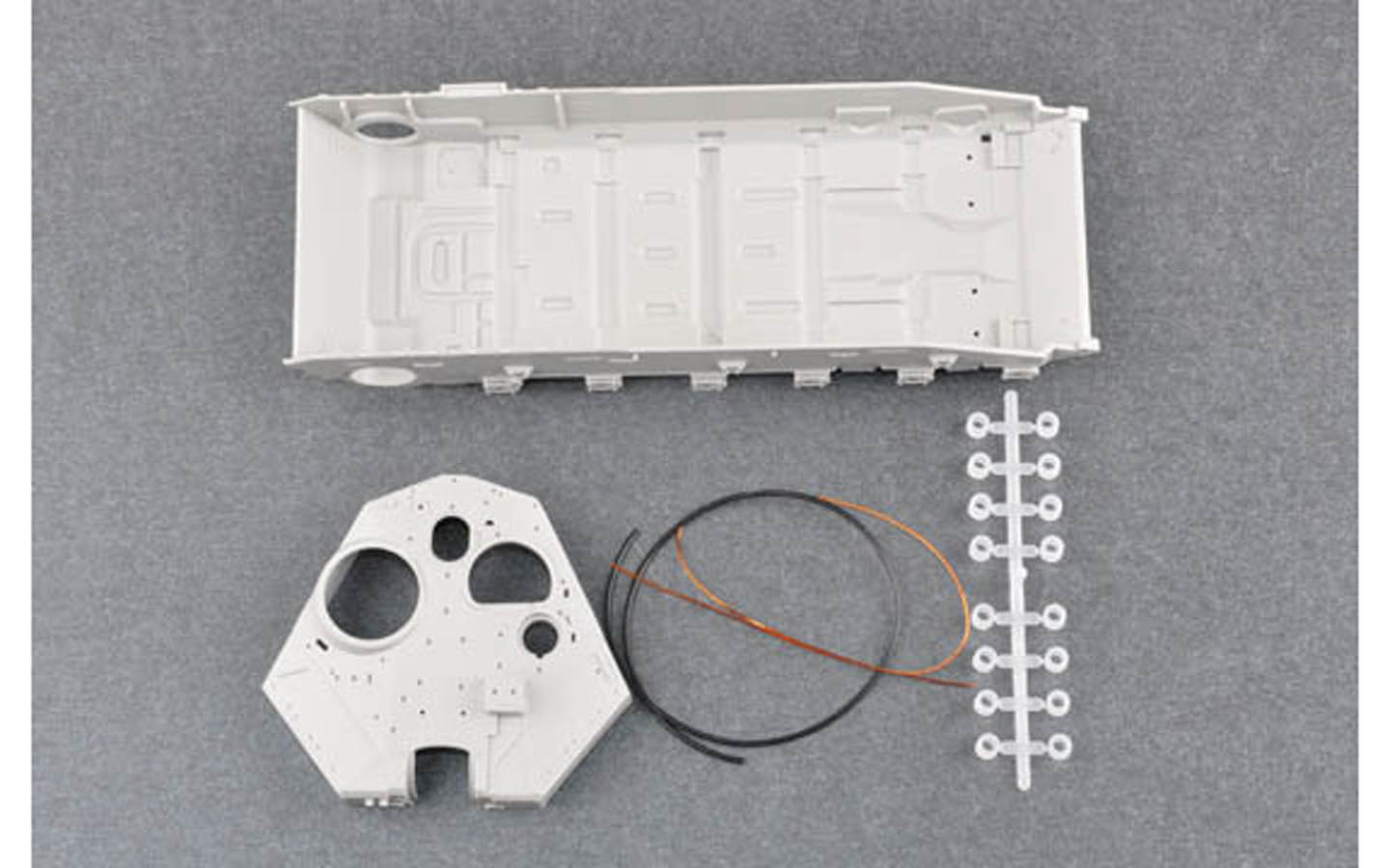 Russian T-90A Main Battle Tank - Trumpeter 05562 | kingshobby.com
