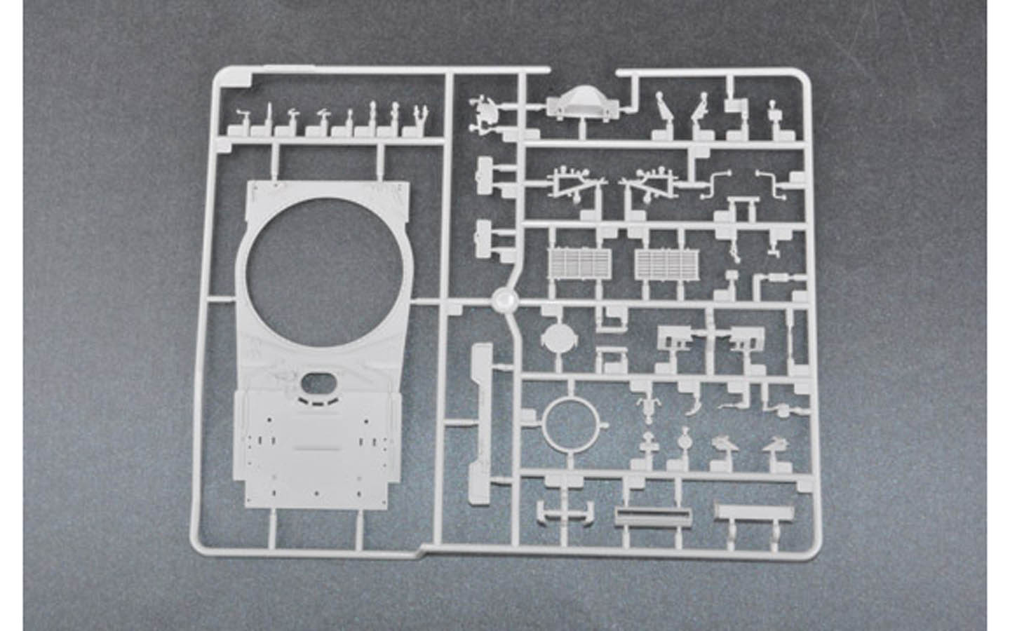 Russian T-80BV MBT - Trumpeter 05566 | kingshobby.com