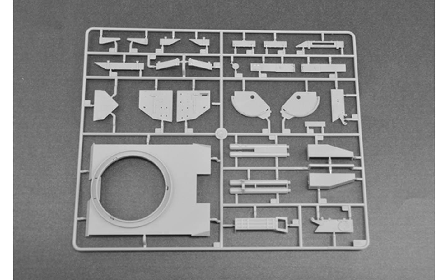 Russian 2S19 Self-Propelled 152mm Howitzer - Trumpeter 05574 ...