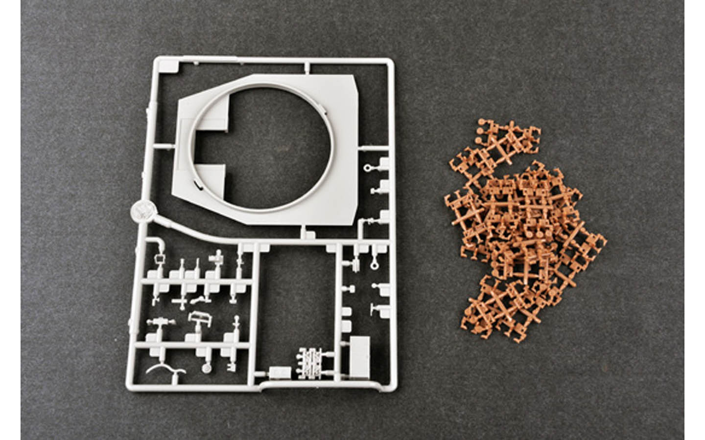 JGSDF Type 75 155mm Self-Propelled Howitzer - Trumpeter 05577 ...