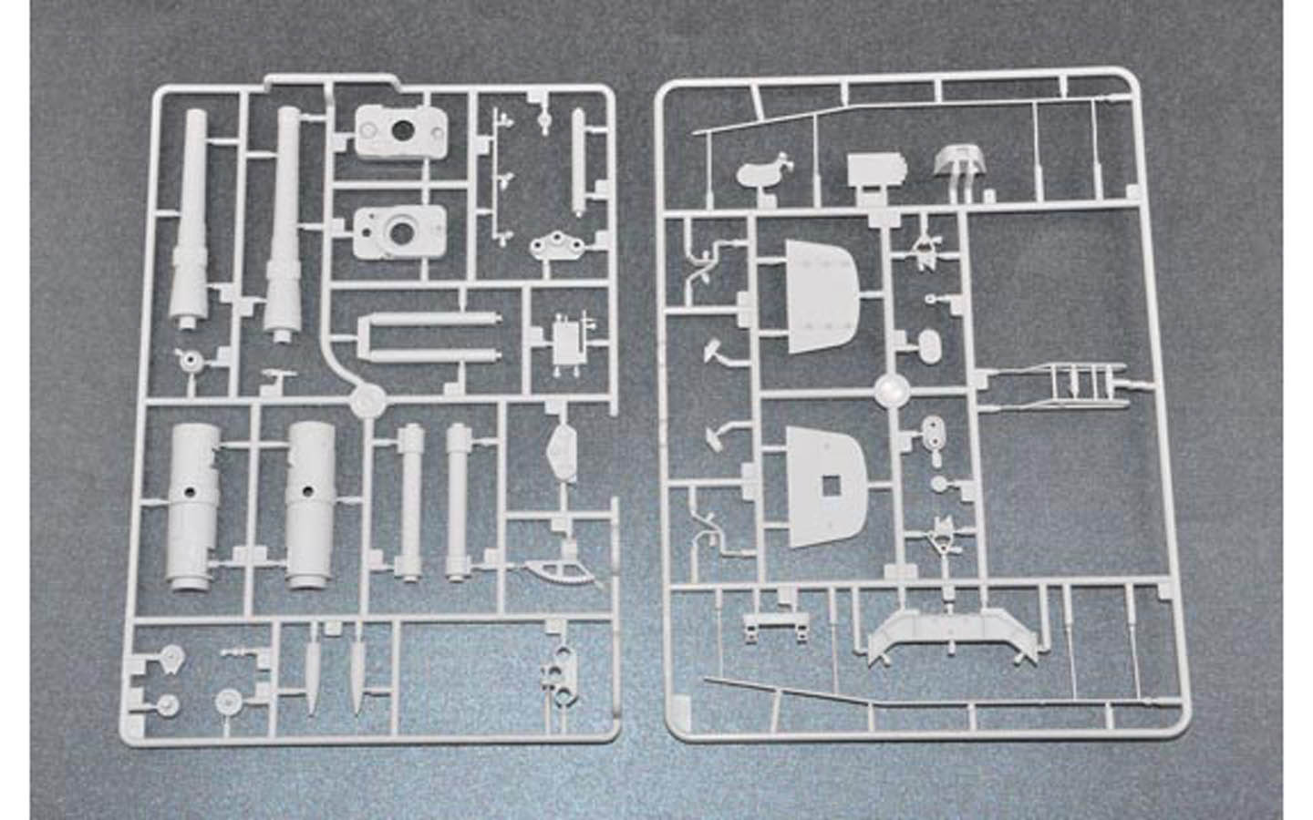 Soviet S-51 Self-Propelled Gun - Trumpeter 05583 | kingshobby.com