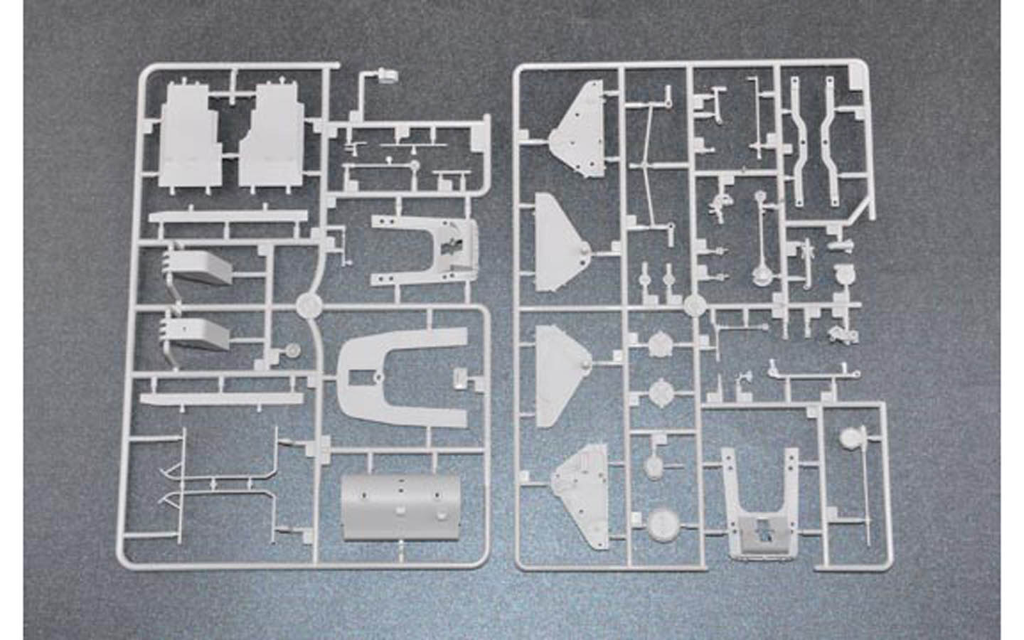 Soviet S-51 Self-Propelled Gun - Trumpeter 05583 | kingshobby.com