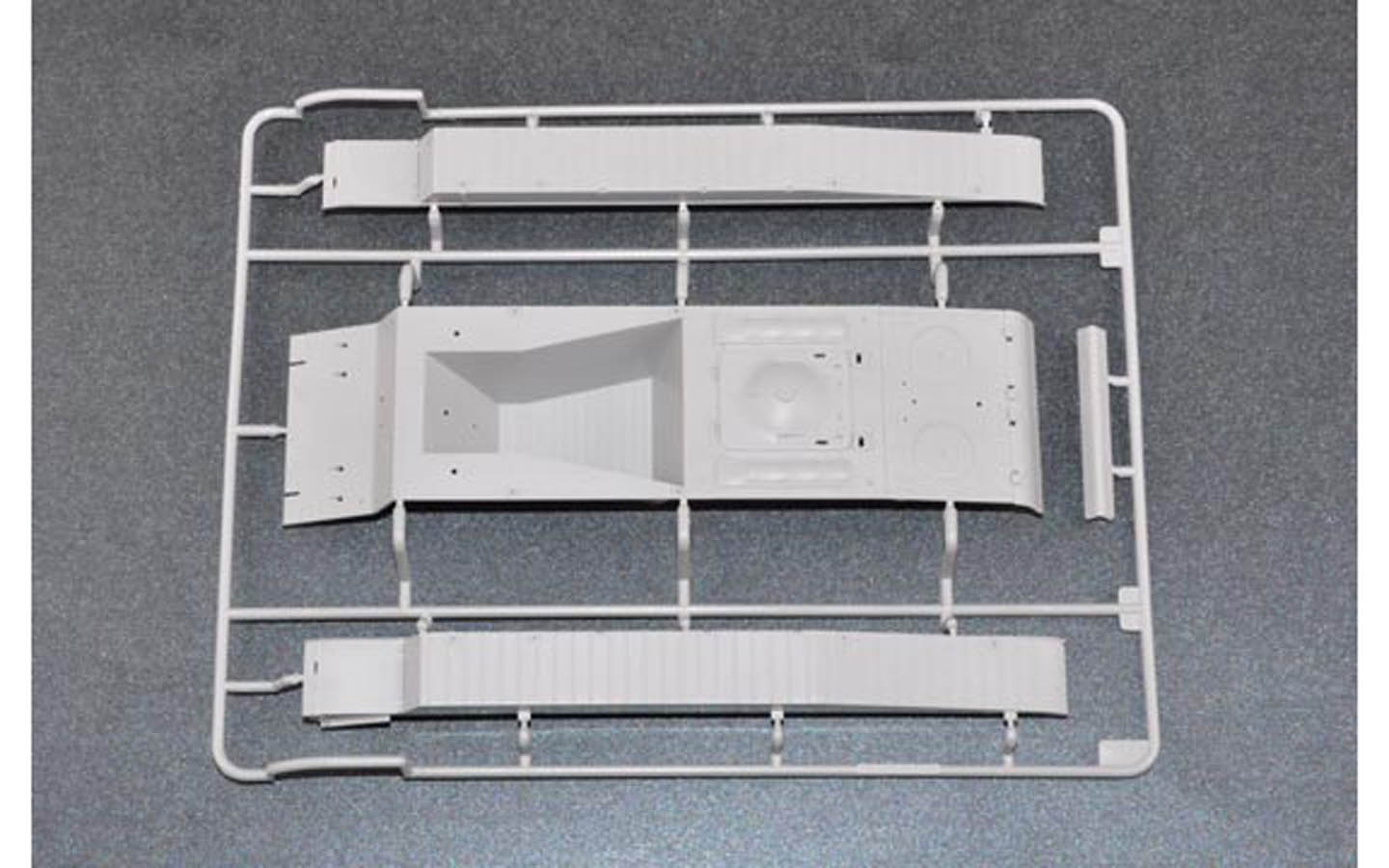 Soviet S-51 Self-Propelled Gun - Trumpeter 05583 | kingshobby.com