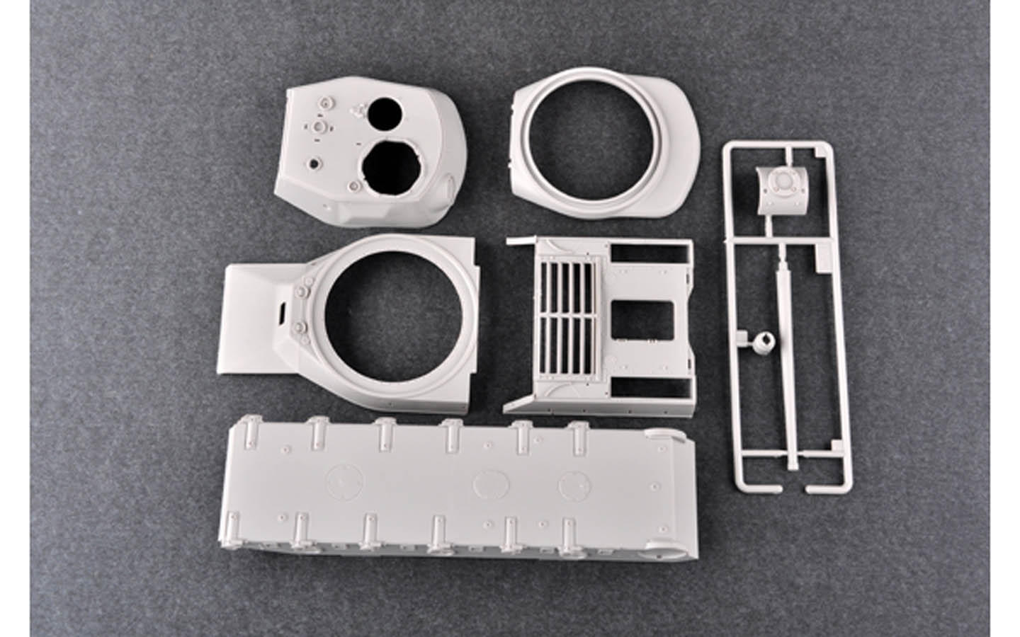 Soviet JS-1 Heavy Tank - Trumpeter 05587 | kingshobby.com