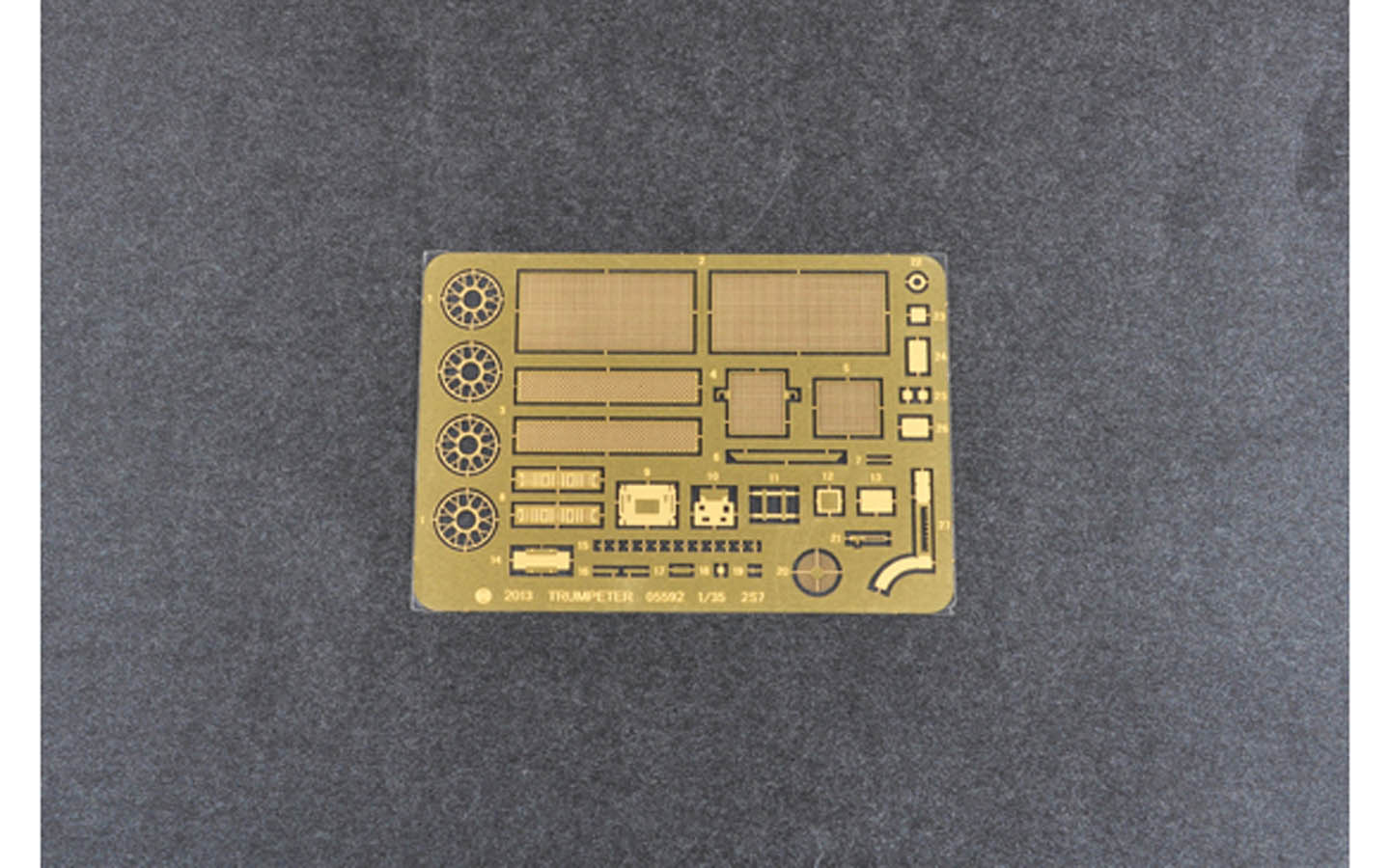 Soviet 2S7 Self-Propelled Gun - Trumpeter 05593 | kingshobby.com