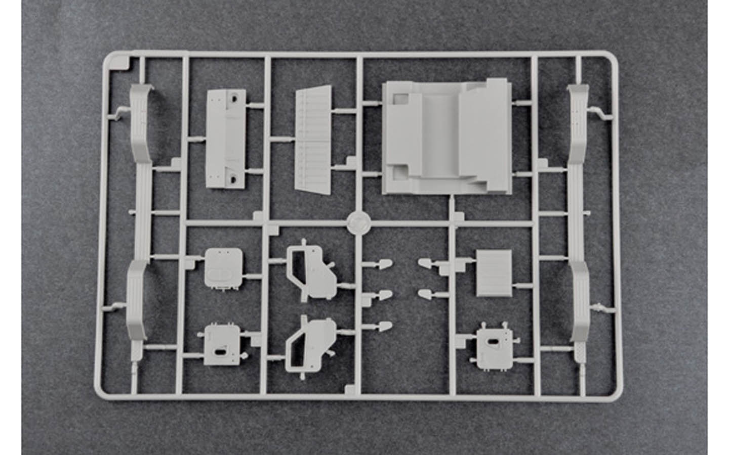 Russian GAZ-39371, High-Mobility Multipurpose Military Vehicle - Trumpeter 05594 | kingshobby.com