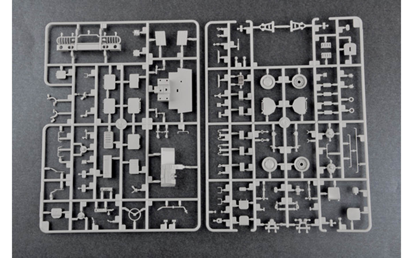 Russian GAZ-39371, High-Mobility Multipurpose Military Vehicle - Trumpeter 05594 | kingshobby.com