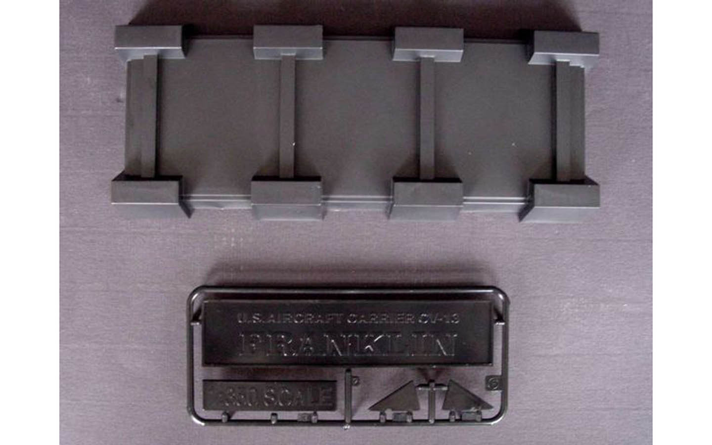 U.S. Aircraft Carrier CV-13 Franklin 1944 - Trumpeter 05604 ...