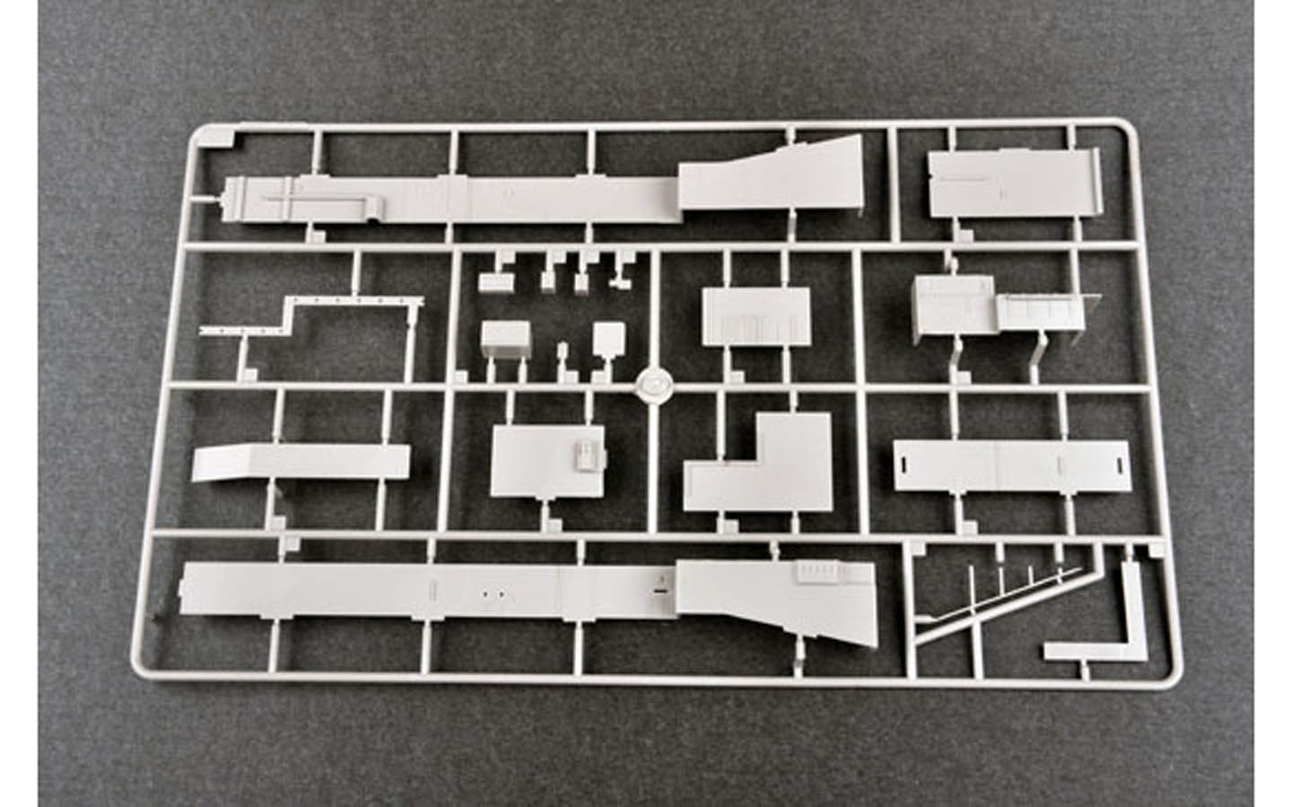 USS Wasp LHD-1 - Trumpeter 05611 | kingshobby.com