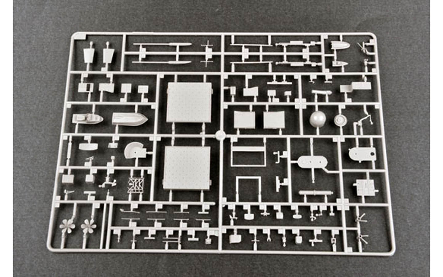USS Wasp LHD-1 - Trumpeter 05611 | kingshobby.com