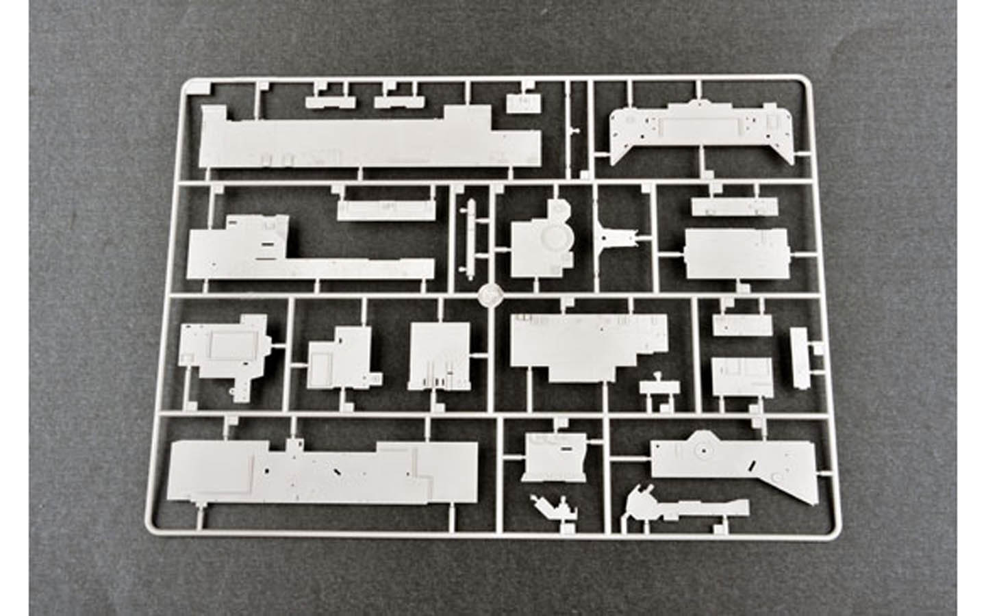 USS Iwo Jima LHD-7 - Trumpeter 05615 | kingshobby.com