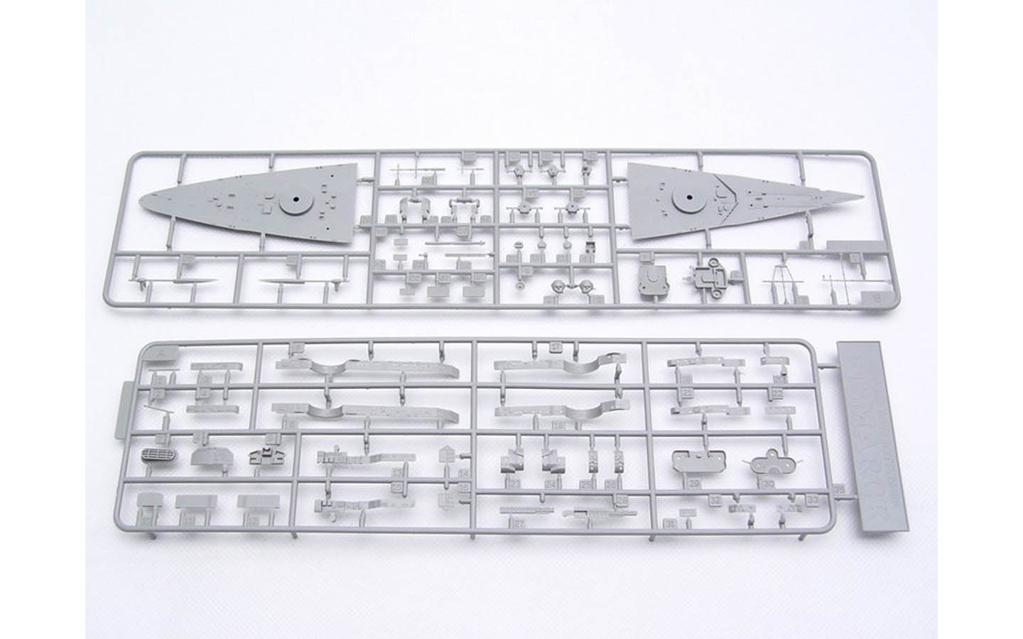 Germany Tirpitz Battleship 1944 - Trumpeter 05712 | kingshobby.com