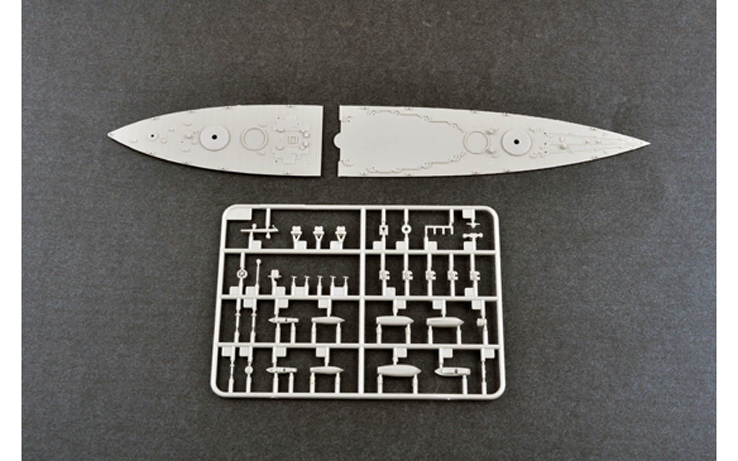 USS Tennessee BB-43 1941 - Trumpeter 05781 | kingshobby.com