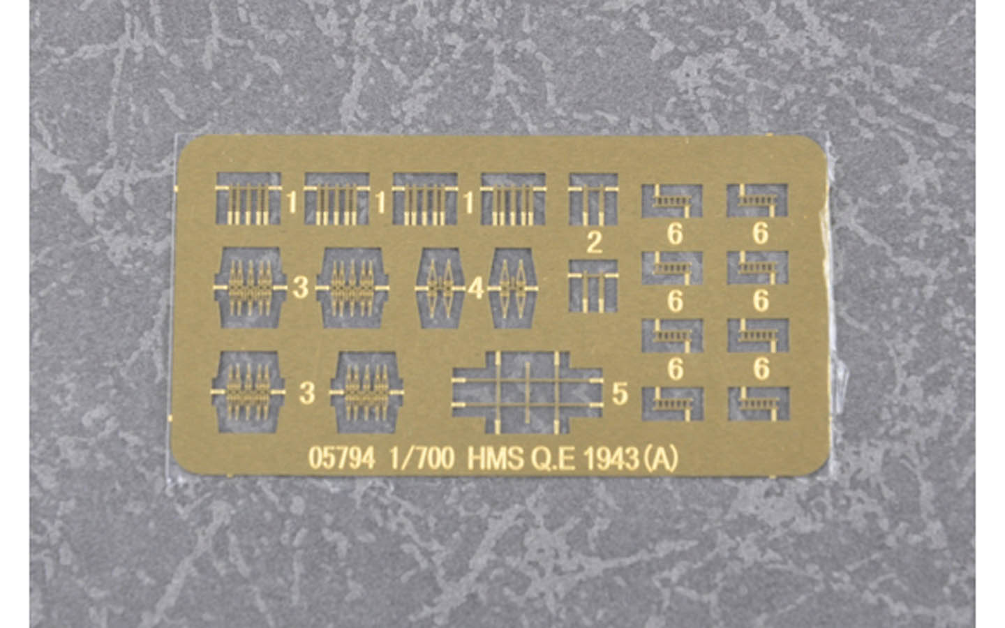 HMS Valiant 1939 - Trumpeter 05796 | kingshobby.com