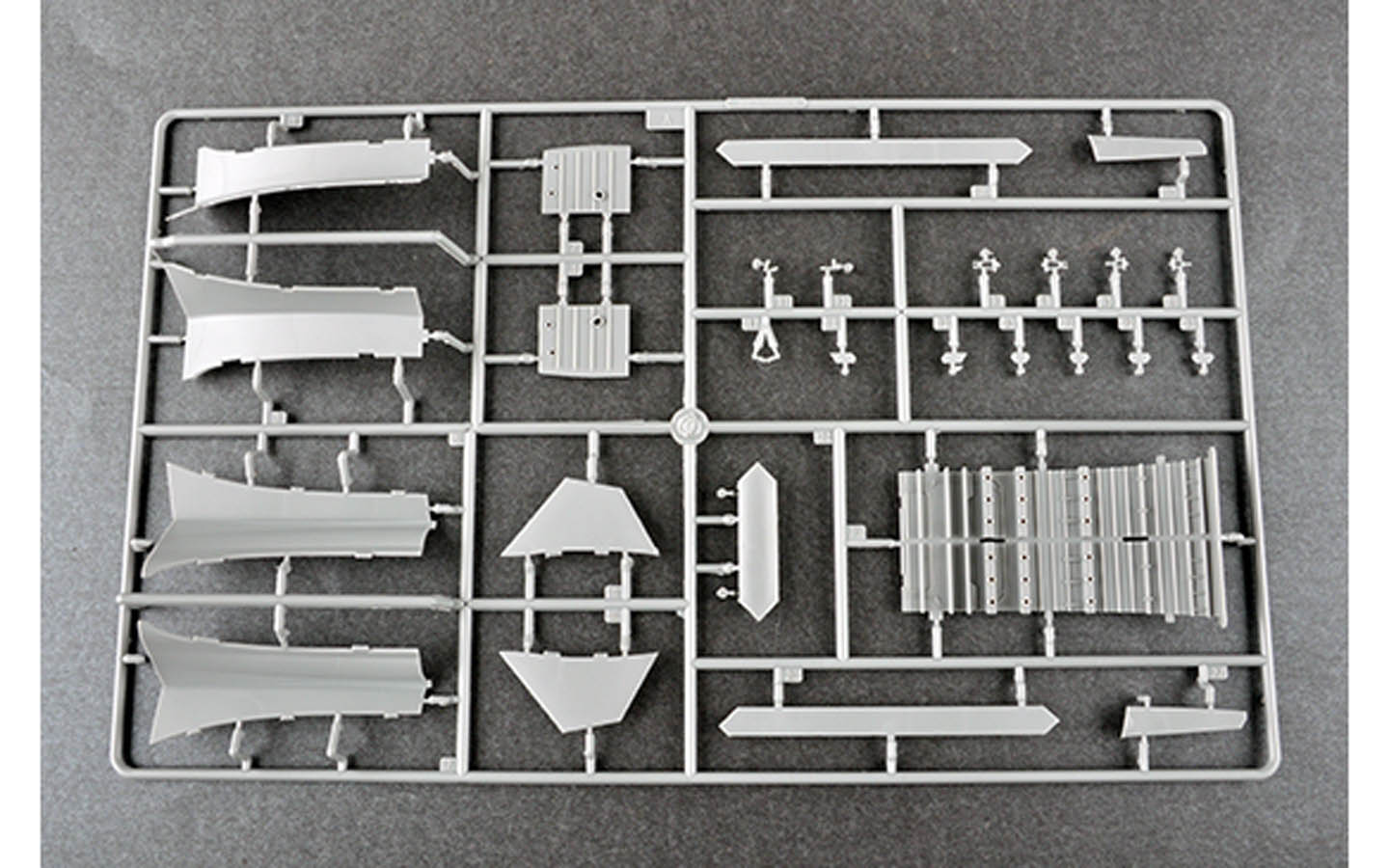Chinese J-20 Mighty Dragon - Trumpeter 05811 | kingshobby.com