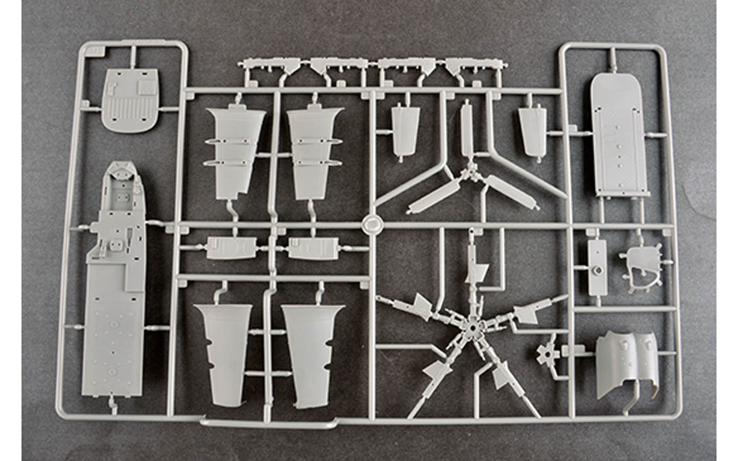 Mi-24D Hind-D - Trumpeter 05812 | kingshobby.com