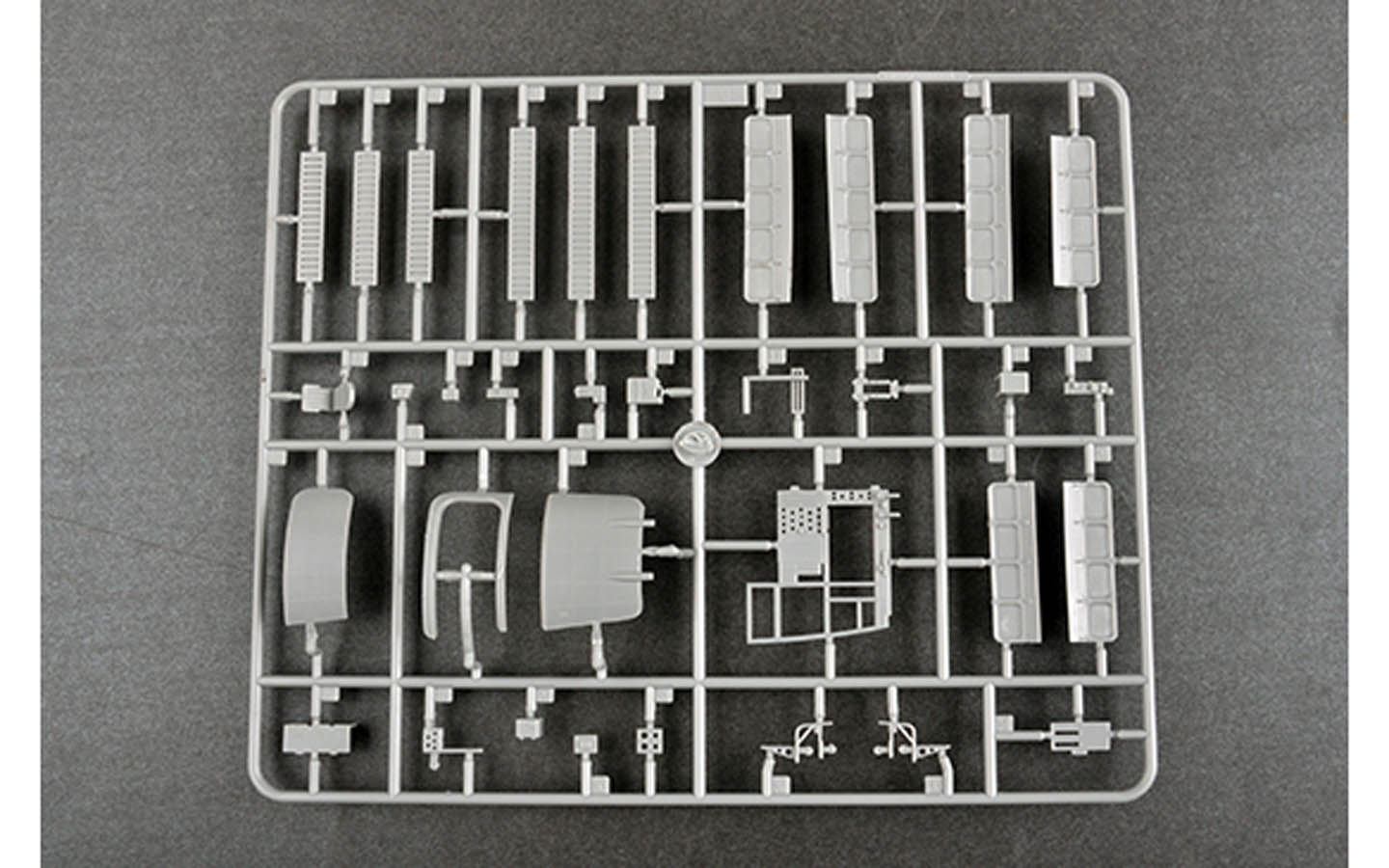 DC-3 CNAC - Trumpeter 05813 | kingshobby.com