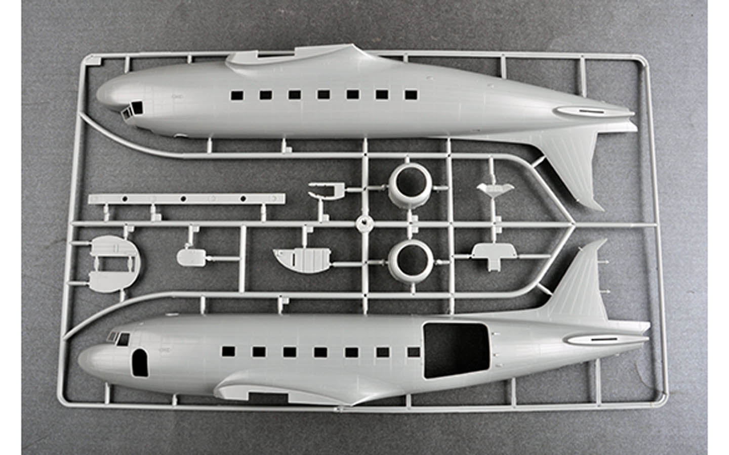 DC-3 CNAC - Trumpeter 05813 | kingshobby.com