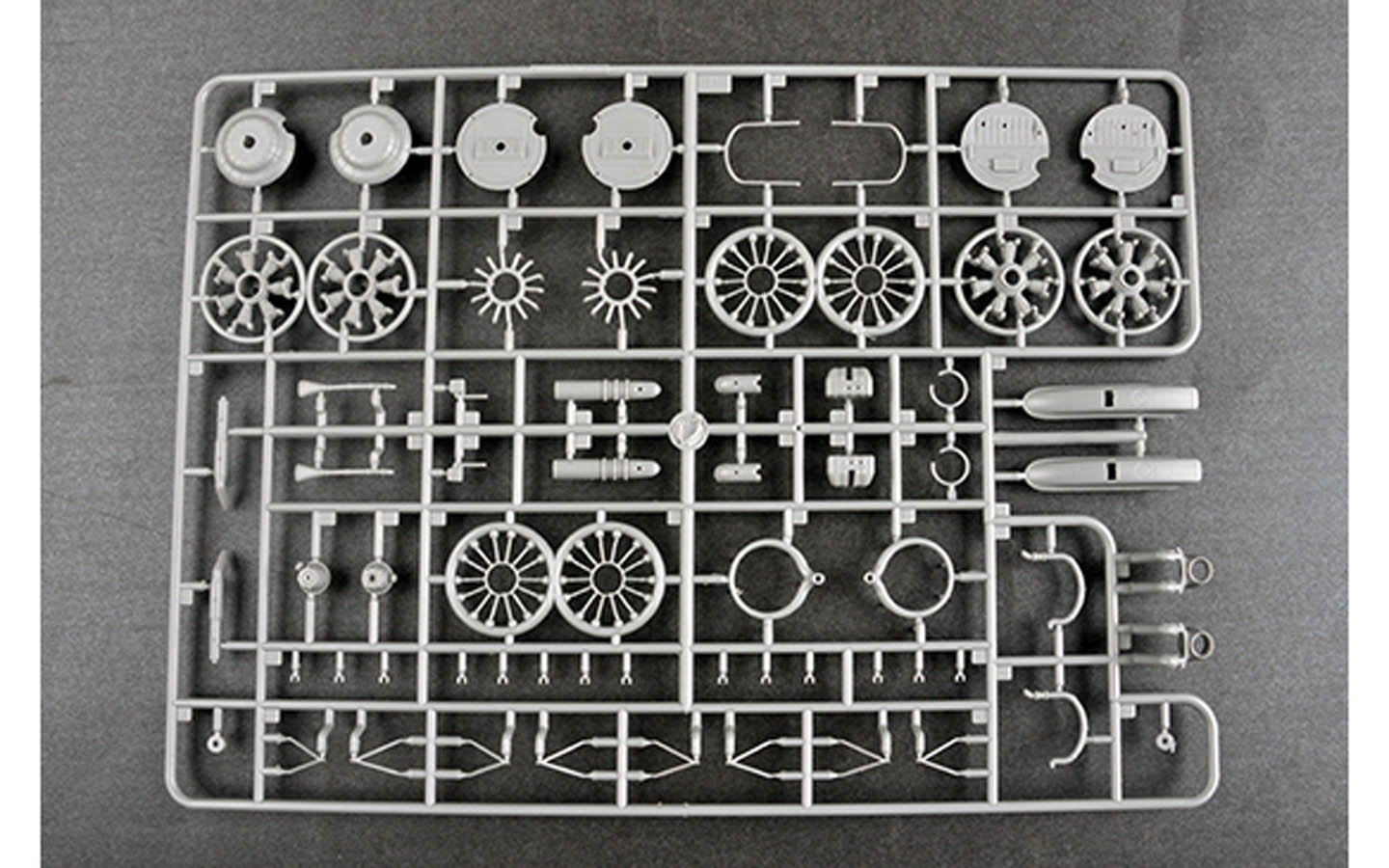 DC-3 CNAC - Trumpeter 05813 | kingshobby.com