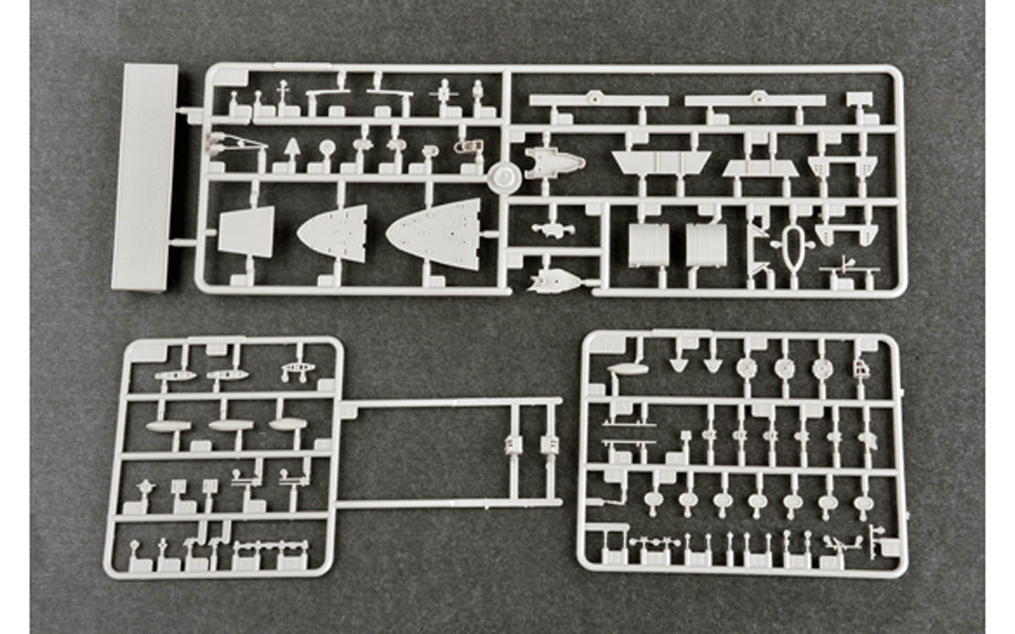 HMS Ark Royal 1939 - Trumpeter 06713 | kingshobby.com