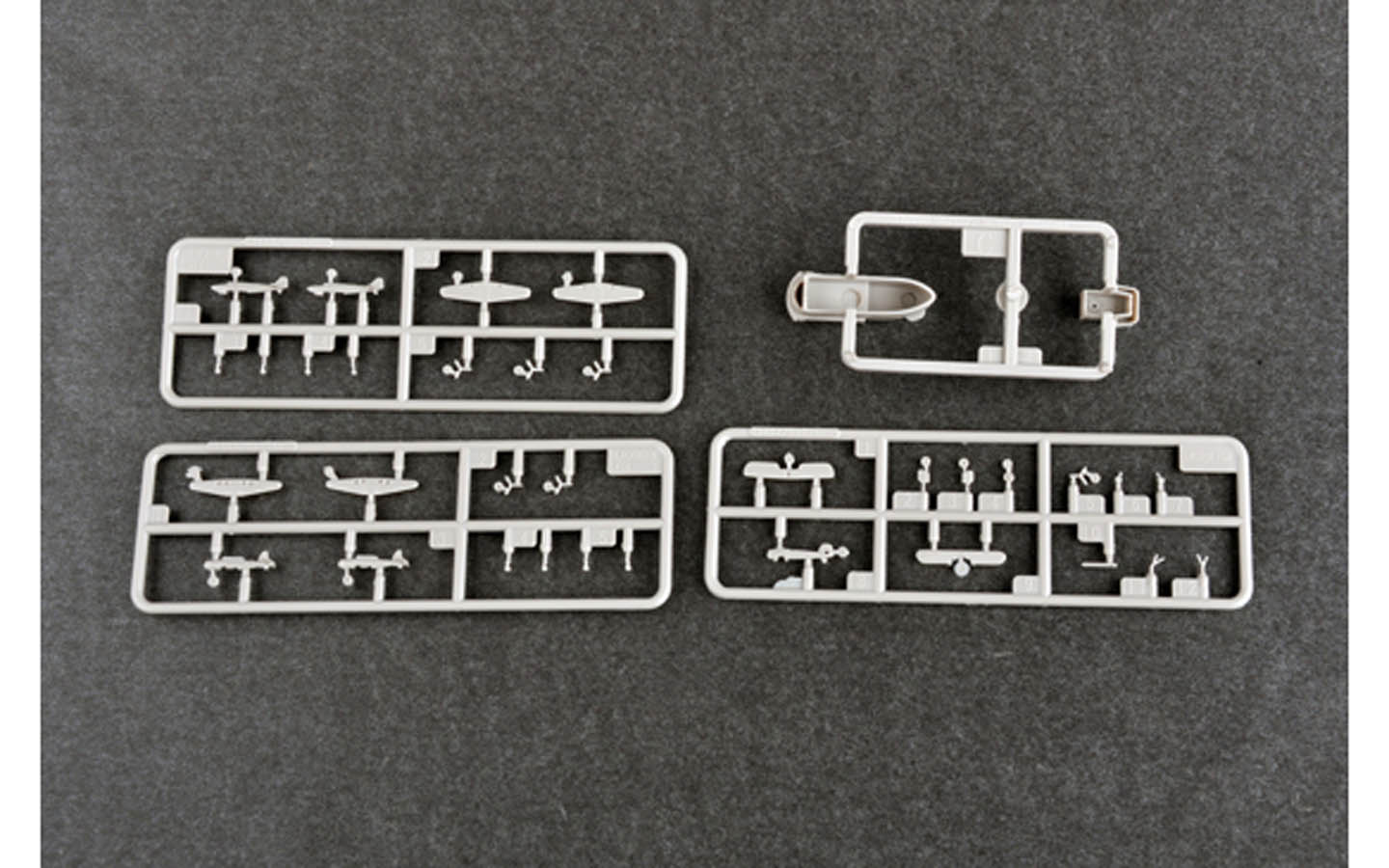 HMS Ark Royal 1939 - Trumpeter 06713 | kingshobby.com